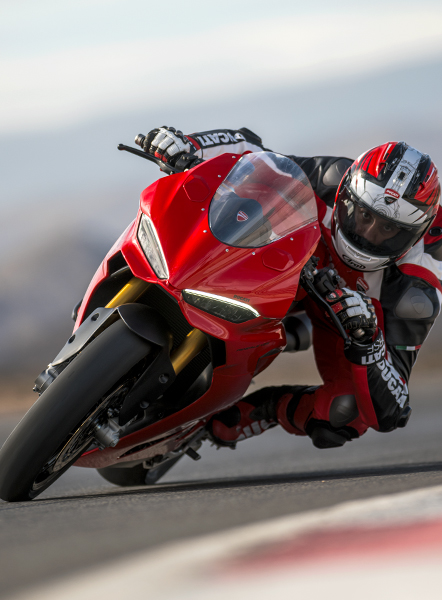 全新体验 新款Panigale V2 有史以来最轻的Panigale