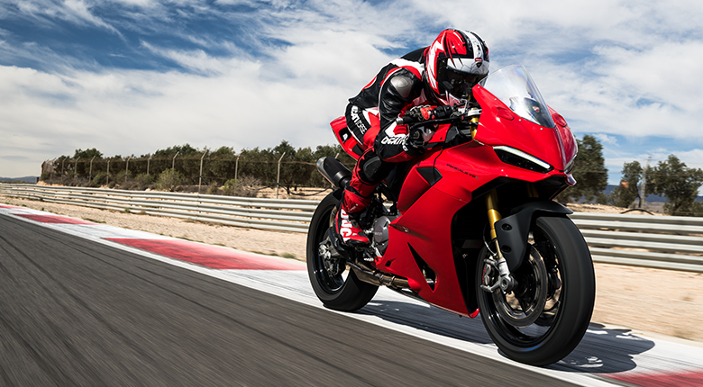 全新体验 新款Panigale V2 有史以来最轻的Panigale